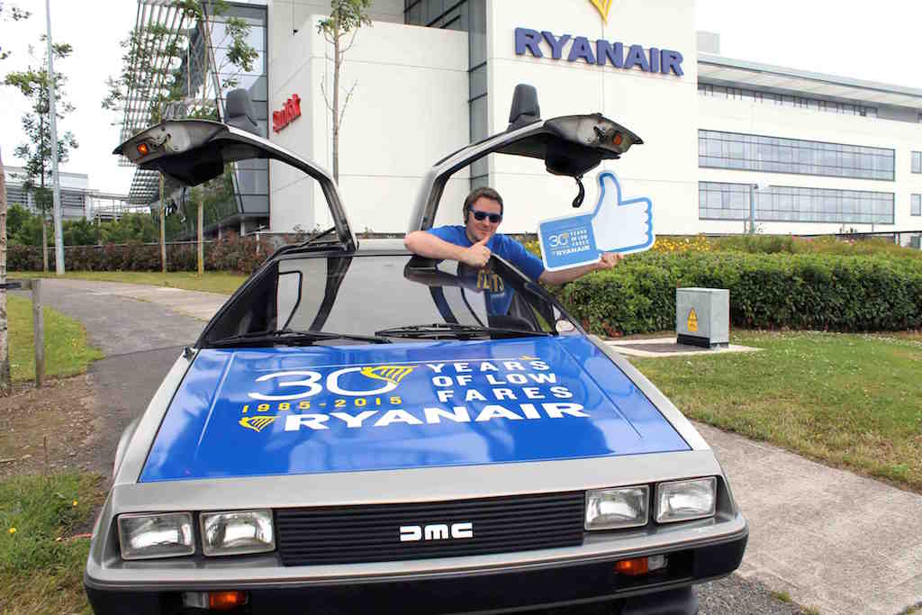 Ryanair tritt Facebook bei und startet den "30 Gesichter 30 Flugzeuge ...