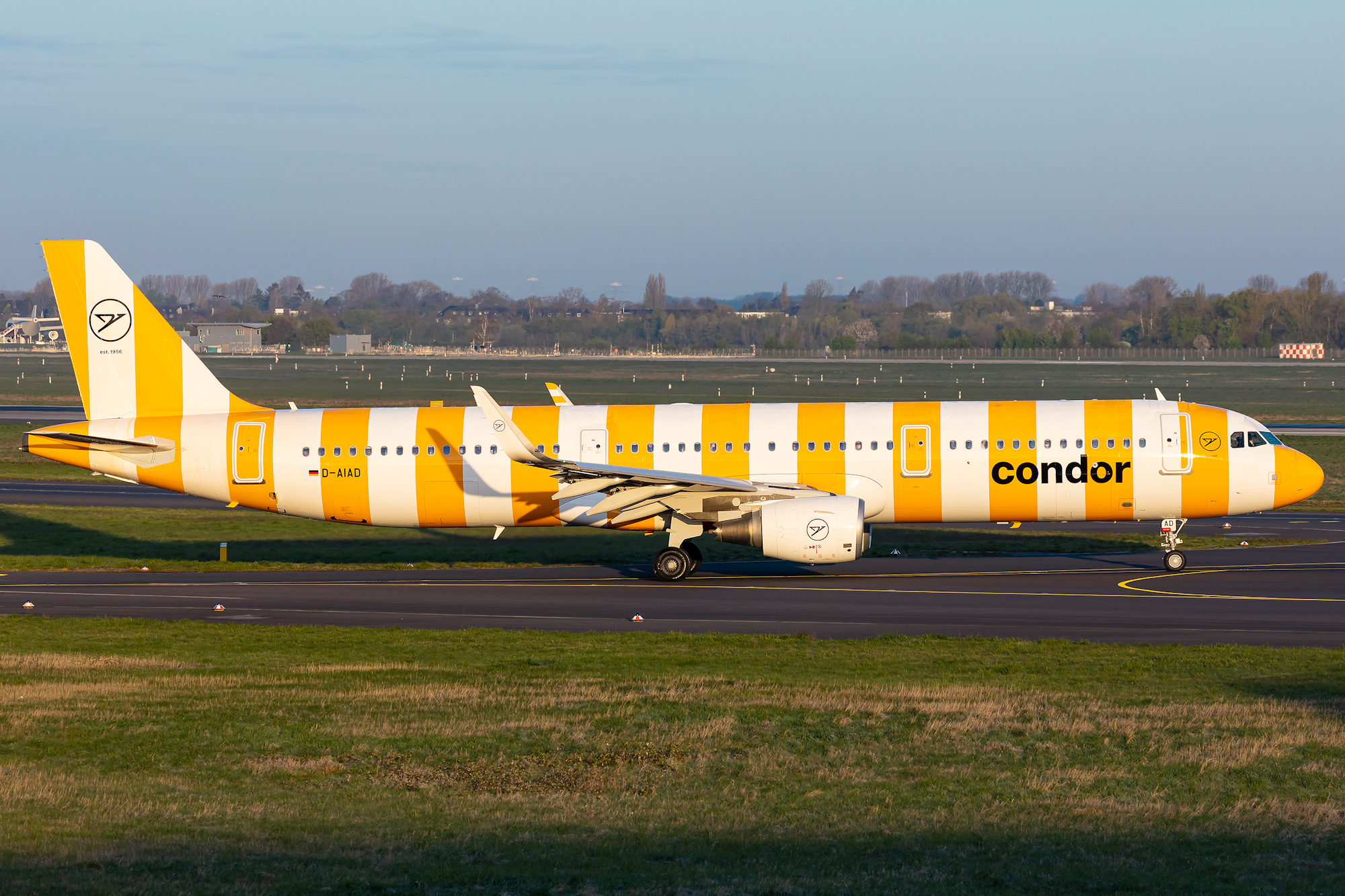 Vier Wet-Lease Airlines: Condor plant einen besonderen Sommer - AERO ...