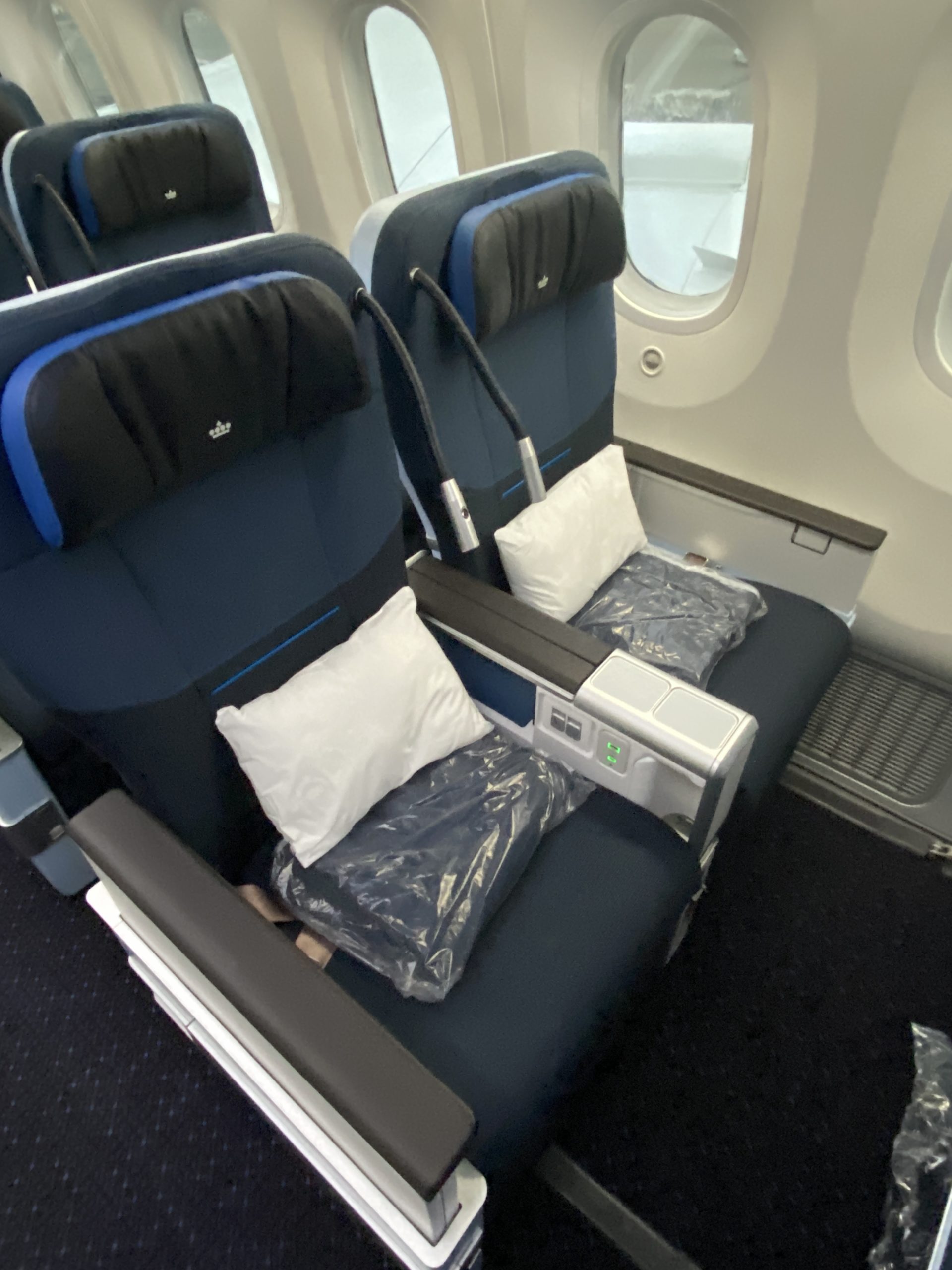 KLM Premium Comfort Class im Test: Von Amsterdam nach New York - AERO ...